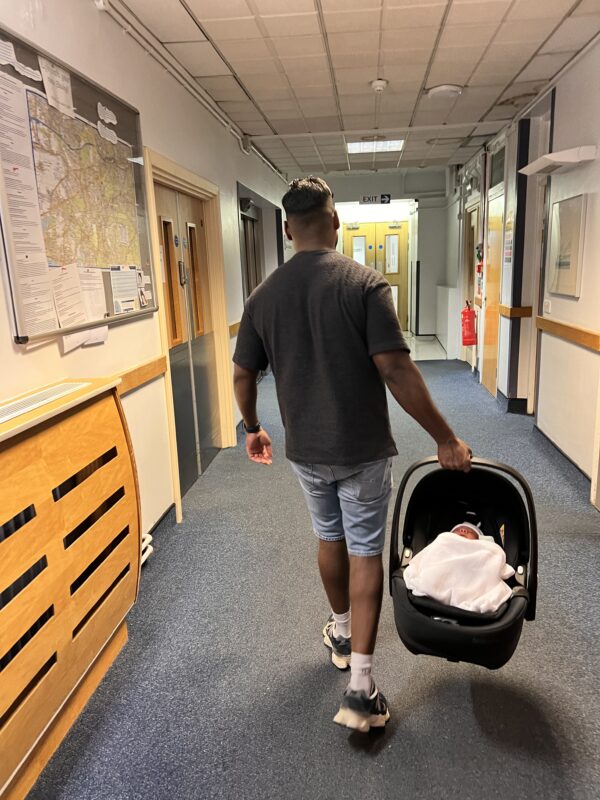 A positive twin delivery: Hugo and Rory’s birth story | Happy Parents ...